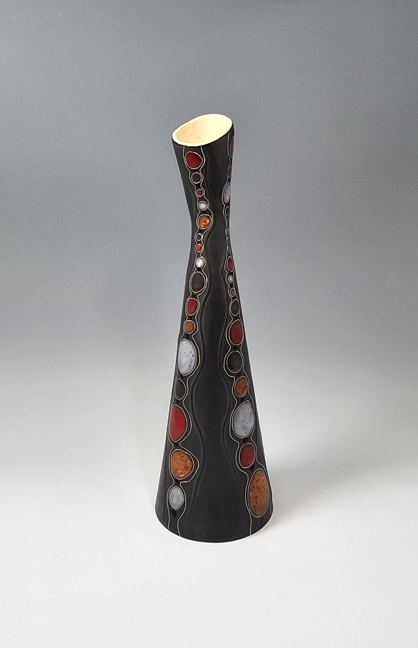 Tall vase 1 – FRANK Gallery